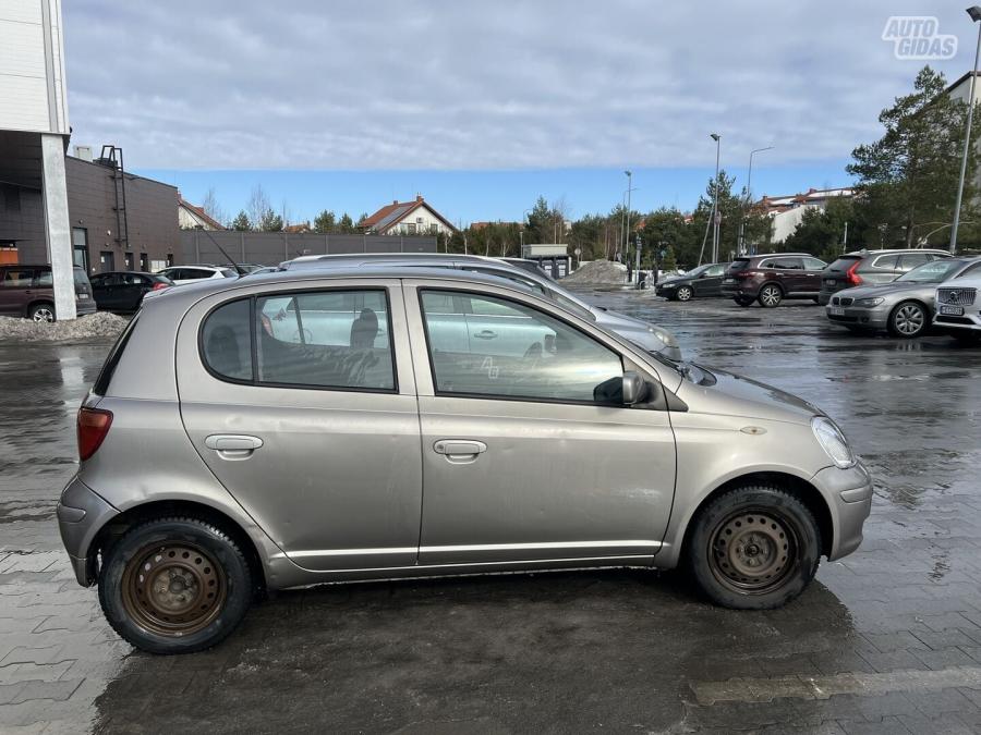 Toyota Yaris 2004 Klaipėda, ar dzinēja tilpumu 1.00 L un nobraukumu 201 tūkst. km par 1000 €, foto 3 vietnē AUTOMOTO.COM.LV