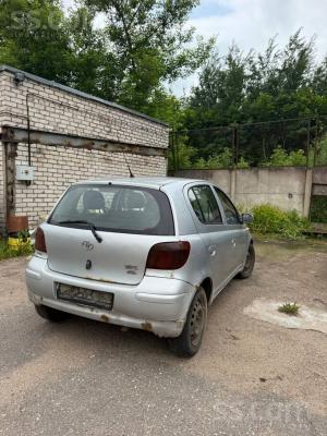 Тойота Ярис 2004 в Даугавпилс, объемом двигателя 1.40 л и пробегом 0 тыс. км за 450 €, фото  на AUTOMOTO.COM.LV