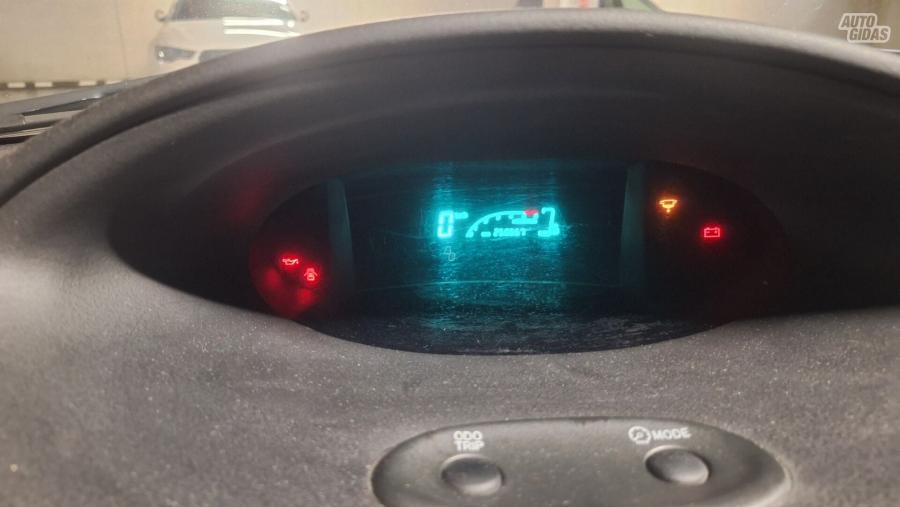 Toyota Yaris 2004 in Kaunas, with an engine capacity of 1.40 L and mileage of 260 thousand km for 500 €, photo 6 on AUTOMOTO.COM.LV