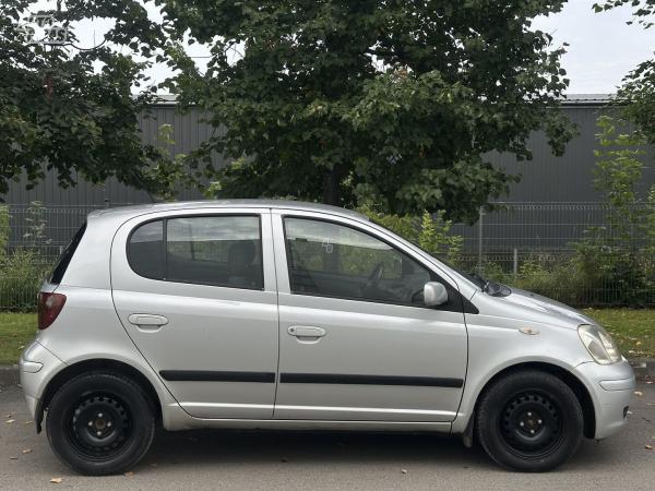 Тойота Ярис 2004 в Клайпеда на AUTOMOTO.COM.LV Тойота Ярис 2004 в Клайпеда, объемом двигателя 1.40 л и пробегом 258 тыс. км за 1150 €, фото 3 на AUTOMOTO.COM.LV
