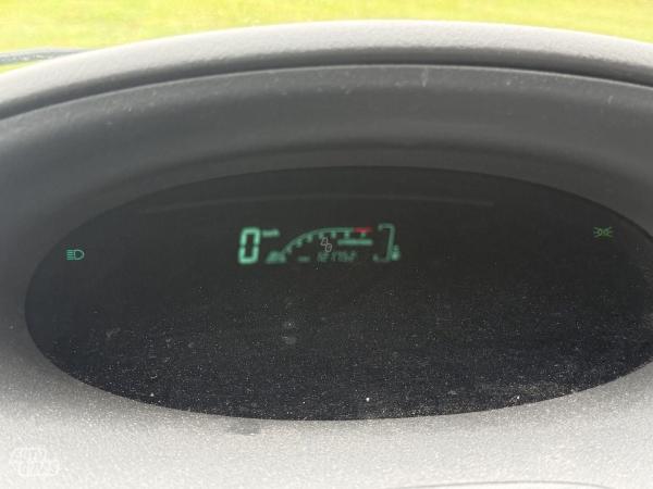 Toyota Yaris 2004 Viļņa, ar dzinēja tilpumu 1.30 L un nobraukumu 120 tūkst. km par 1500 €, foto 10 vietnē AUTOMOTO.COM.LV