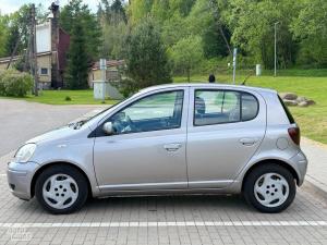 Toyota Yaris 2004 in Vilnius, with an engine capacity of 1.40 L and mileage of 304 thousand km for 1100 €, photo 4 on AUTOMOTO.COM.LV