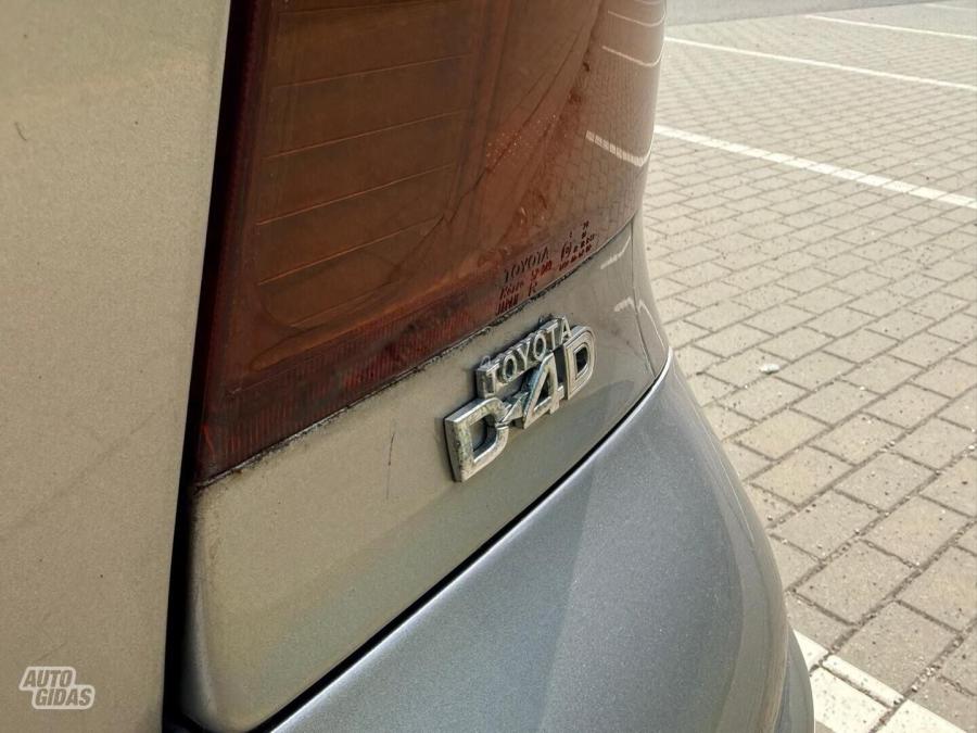 Toyota Yaris 2004 in Vilnius, with an engine capacity of 1.40 L and mileage of 304 thousand km for 1100 €, photo 10 on AUTOMOTO.COM.LV
