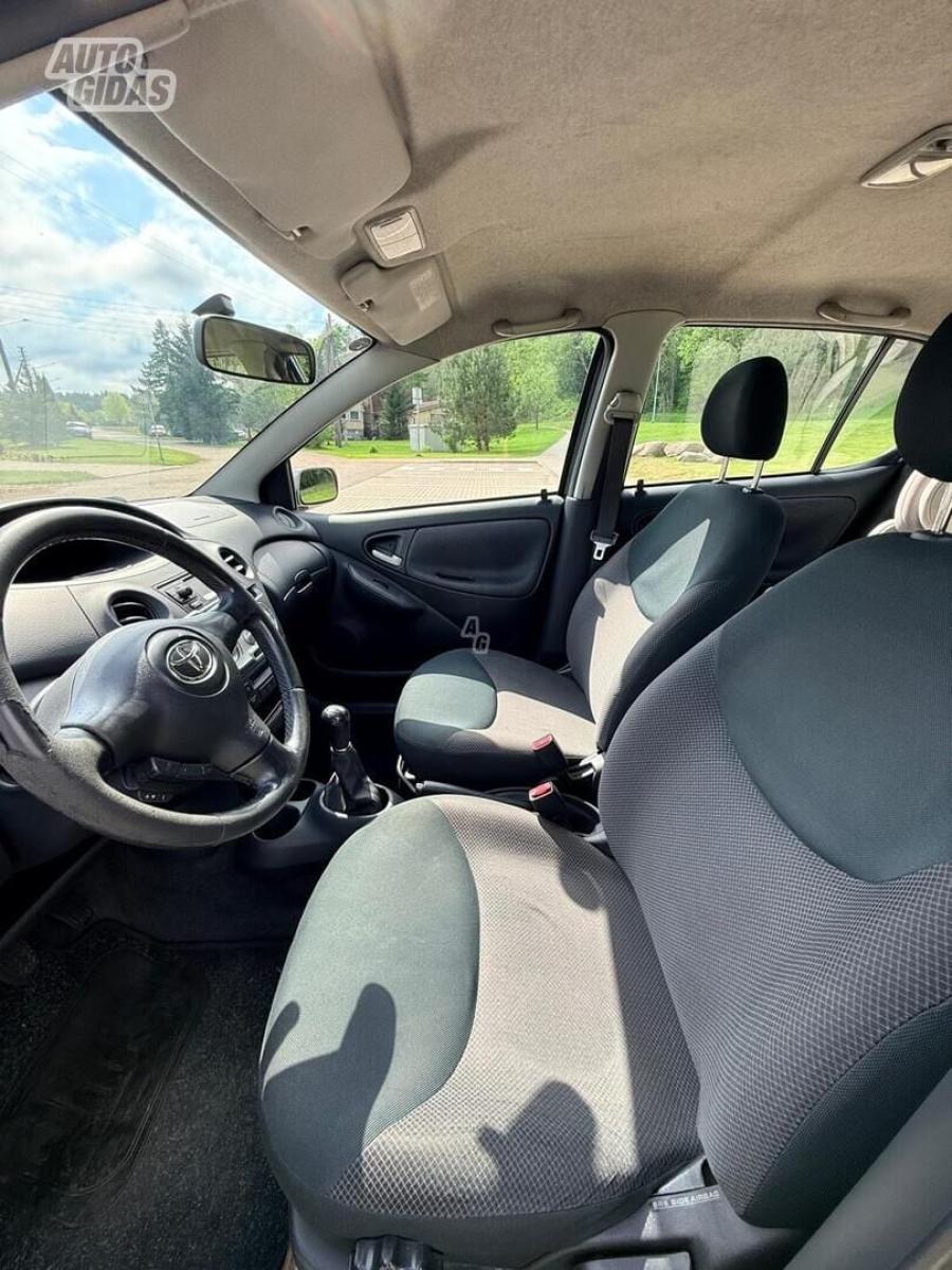 Toyota Yaris 2004 in Vilnius, with an engine capacity of 1.40 L and mileage of 304 thousand km for 1100 €, photo 15 on AUTOMOTO.COM.LV
