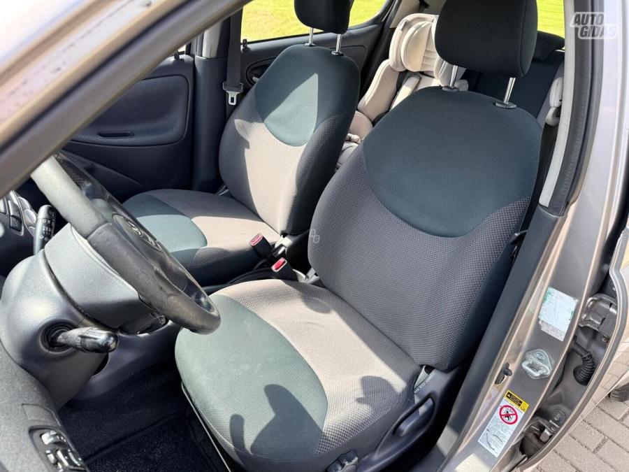 Toyota Yaris 2004 in Vilnius, with an engine capacity of 1.40 L and mileage of 304 thousand km for 1100 €, photo 16 on AUTOMOTO.COM.LV