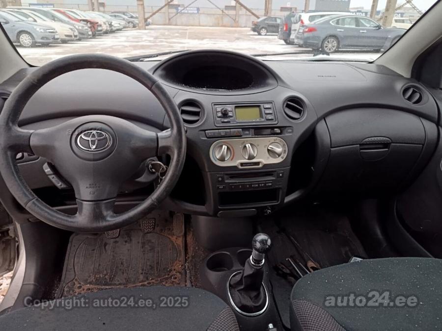 Toyota Yaris 2005 Tallina, ar dzinēja tilpumu 1.30 L un nobraukumu 258 tūkst. km par 399 €, foto 5 vietnē AUTOMOTO.COM.LV