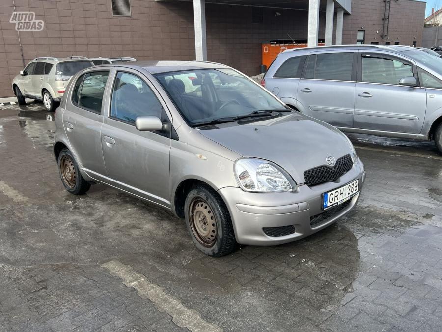 Toyota Yaris 2005 in Klaipeda, with an engine capacity of 1.00 L and mileage of 201 thousand km for 1000 €, photo 2 on AUTOMOTO.COM.LV