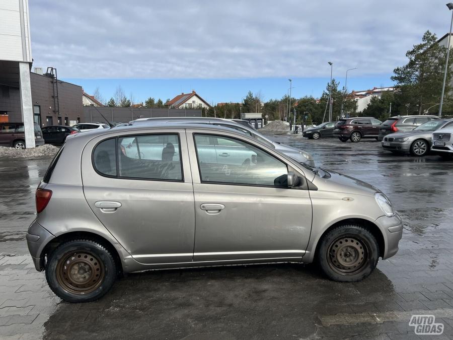 Toyota Yaris 2005 in Klaipeda, with an engine capacity of 1.00 L and mileage of 201 thousand km for 1000 €, photo 3 on AUTOMOTO.COM.LV