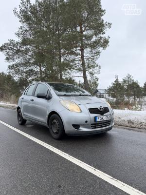 Toyota Yaris 2006 Viļņa, ar dzinēja tilpumu 1.40 L un nobraukumu 240 tūkst. km par 1200 €, foto  vietnē AUTOMOTO.COM.LV