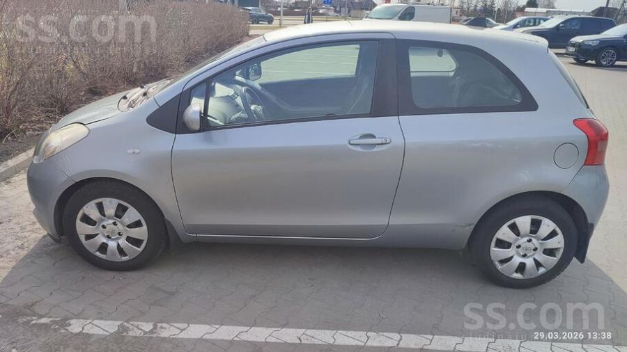 Toyota Yaris 2006 Rīga, ar dzinēja tilpumu 1.30 L un nobraukumu 220 tūkst. km par 1600 €, foto 3 vietnē AUTOMOTO.COM.LV