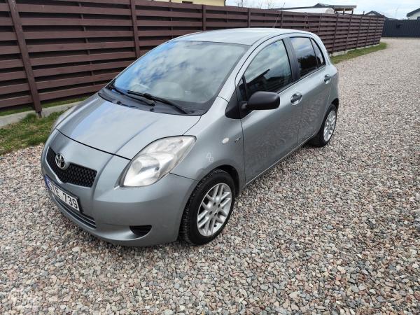 Toyota Yaris 2006 Kretinga, ar dzinēja tilpumu 1.40 L un nobraukumu 413 tūkst. km par 1750 €, foto 2 vietnē AUTOMOTO.COM.LV