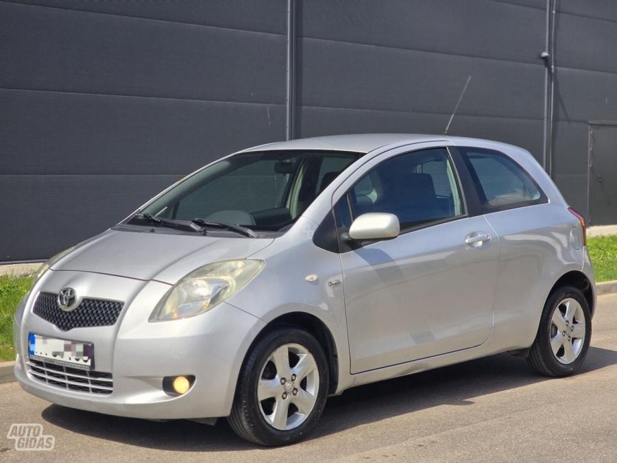 Toyota Yaris 2006 Viļņa, ar dzinēja tilpumu 1.40 L un nobraukumu 256 tūkst. km par 1250 €, foto 4 vietnē AUTOMOTO.COM.LV