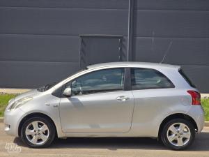Toyota Yaris 2006 Viļņa, ar dzinēja tilpumu 1.40 L un nobraukumu 256 tūkst. km par 1250 €, foto 5 vietnē AUTOMOTO.COM.LV