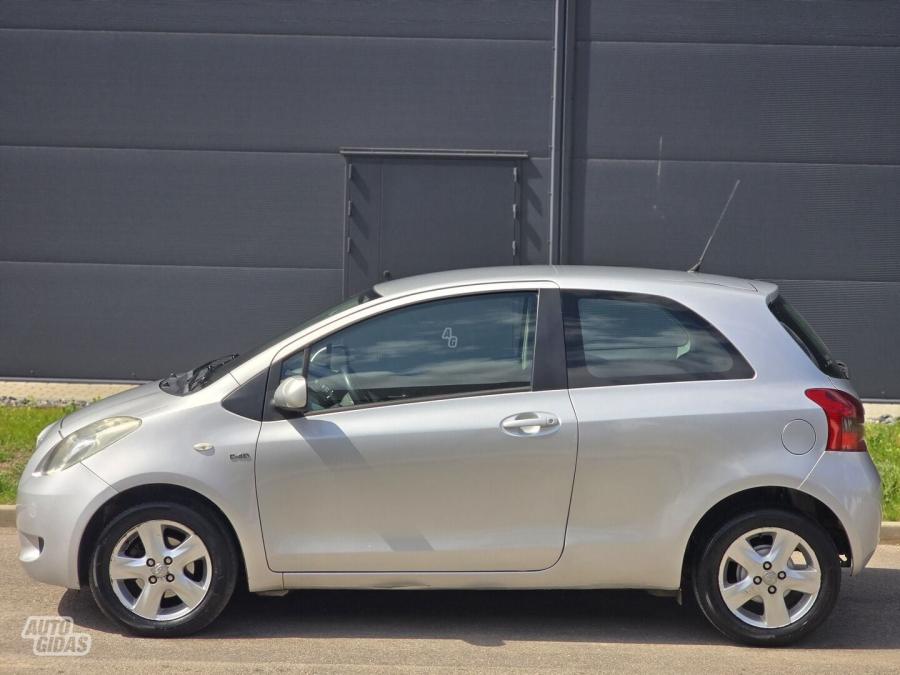 Toyota Yaris 2006 Viļņa, ar dzinēja tilpumu 1.40 L un nobraukumu 256 tūkst. km par 1250 €, foto 5 vietnē AUTOMOTO.COM.LV
