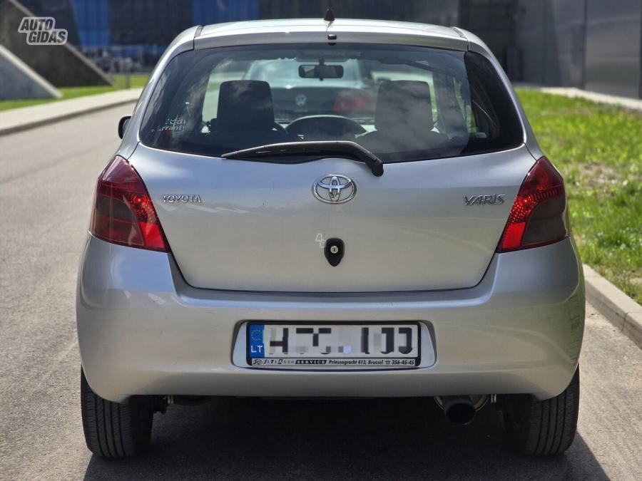Toyota Yaris 2006 Viļņa, ar dzinēja tilpumu 1.40 L un nobraukumu 256 tūkst. km par 1250 €, foto 9 vietnē AUTOMOTO.COM.LV