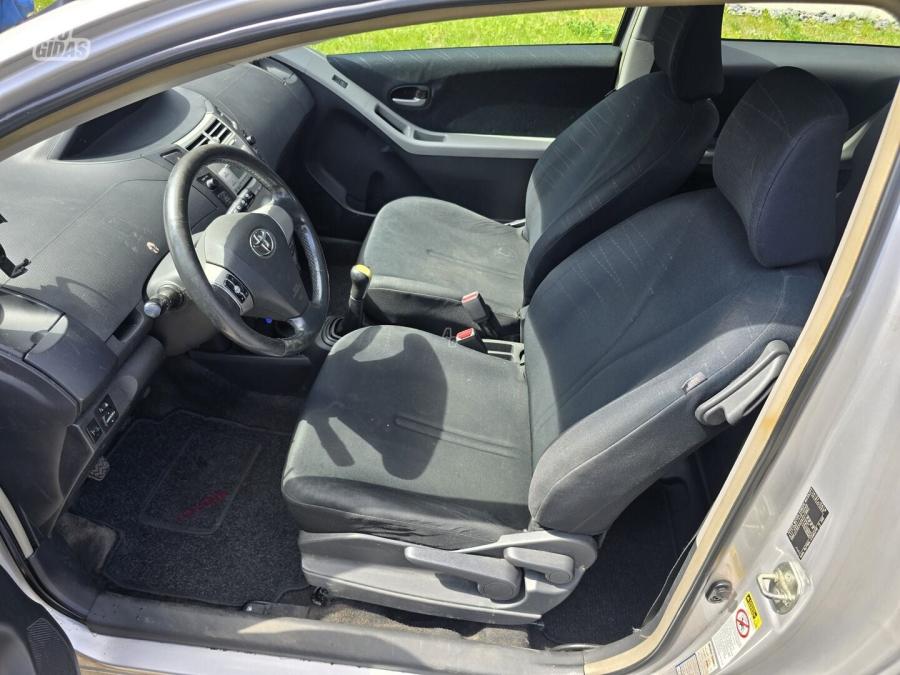 Toyota Yaris 2006 Viļņa, ar dzinēja tilpumu 1.40 L un nobraukumu 256 tūkst. km par 1250 €, foto 10 vietnē AUTOMOTO.COM.LV