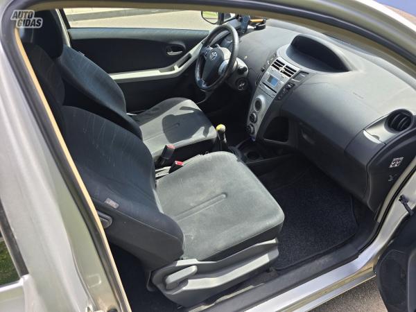 Toyota Yaris 2006 Viļņa, ar dzinēja tilpumu 1.40 L un nobraukumu 256 tūkst. km par 1250 €, foto 10 vietnē AUTOMOTO.COM.LV