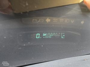 Toyota Yaris 2006 Viļņa, ar dzinēja tilpumu 1.40 L un nobraukumu 256 tūkst. km par 1250 €, foto 13 vietnē AUTOMOTO.COM.LV