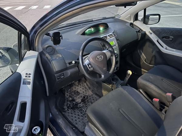 Toyota Yaris 2006 in Kaunas, with an engine capacity of 1.00 L and mileage of 270 thousand km for 1450 €, photo 3 on AUTOMOTO.COM.LV