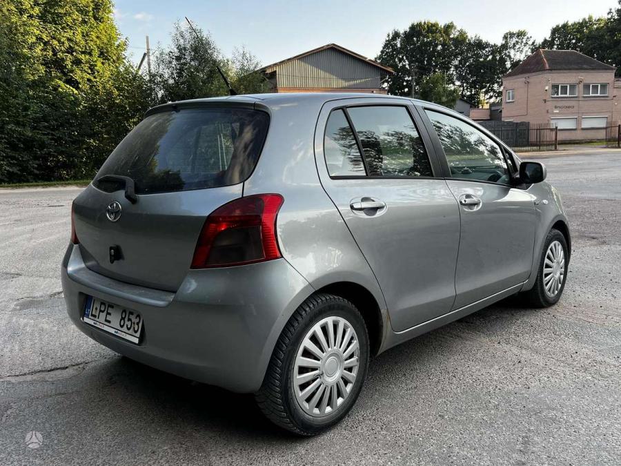 Toyota Yaris 2006 Viļņa, ar dzinēja tilpumu 1.39 L un nobraukumu 370 tūkst. km par 1650 €, foto 6 vietnē AUTOMOTO.COM.LV