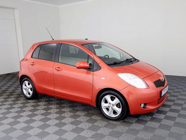 Toyota Yaris 2006 Tallina, ar dzinēja tilpumu 1.30 L un nobraukumu 244 tūkst. km par 2499 €, foto 1 vietnē AUTOMOTO.COM.LV