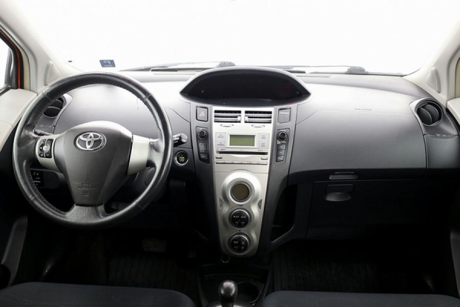 Toyota Yaris 2006 Tallina, ar dzinēja tilpumu 1.30 L un nobraukumu 244 tūkst. km par 2499 €, foto 6 vietnē AUTOMOTO.COM.LV