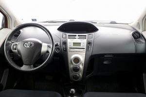 Toyota Yaris 2006 Tallina, ar dzinēja tilpumu 1.30 L un nobraukumu 244 tūkst. km par 2499 €, foto 15 vietnē AUTOMOTO.COM.LV