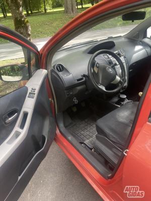 Toyota Yaris 2006 in Vilnius, with an engine capacity of 1.30 L and mileage of 354 thousand km for 1700 €, photo 8 on AUTOMOTO.COM.LV