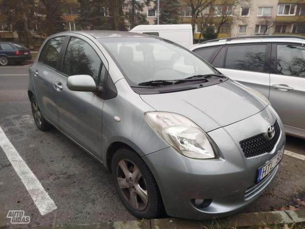 Toyota Yaris 2007 Viļņa, ar dzinēja tilpumu 1.30 L un nobraukumu 160 tūkst. km par 1450 €, foto 2 vietnē AUTOMOTO.COM.LV