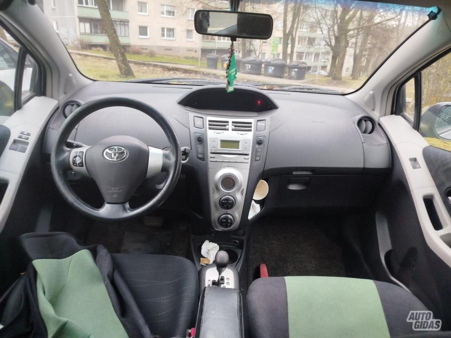 Toyota Yaris 2007 in Vilnius, with an engine capacity of 1.30 L and mileage of 160 thousand km for 1450 €, photo 6 on AUTOMOTO.COM.LV