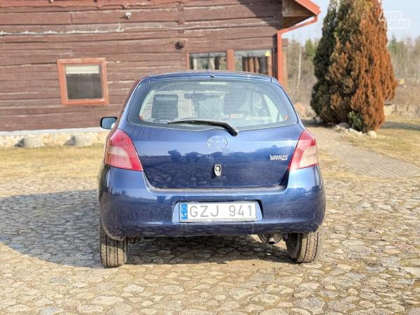 Toyota Yaris 2007 Viļņa, ar dzinēja tilpumu 1.40 L un nobraukumu 270 tūkst. km par 1550 €, foto 2 vietnē AUTOMOTO.COM.LV