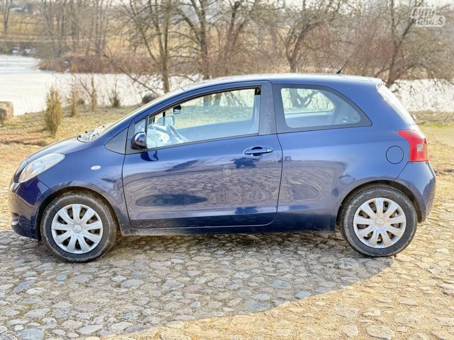 Toyota Yaris 2007 Viļņa, ar dzinēja tilpumu 1.40 L un nobraukumu 270 tūkst. km par 1550 €, foto 4 vietnē AUTOMOTO.COM.LV