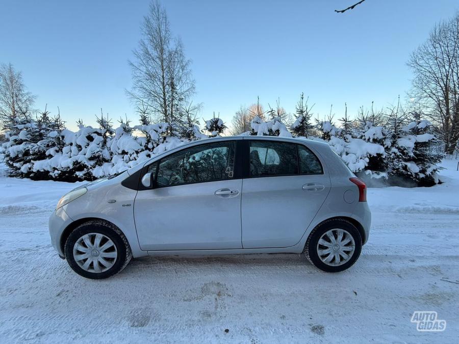 Toyota Yaris 2007 Viļņa, ar dzinēja tilpumu 1.40 L un nobraukumu 190 tūkst. km par 2650 €, foto 12 vietnē AUTOMOTO.COM.LV