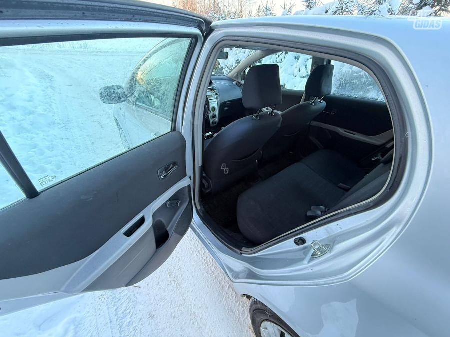 Toyota Yaris 2007 Viļņa, ar dzinēja tilpumu 1.40 L un nobraukumu 190 tūkst. km par 2650 €, foto 13 vietnē AUTOMOTO.COM.LV