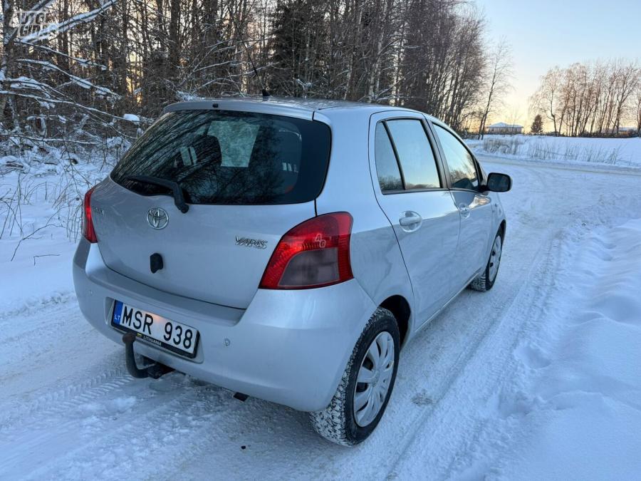 Toyota Yaris 2007 Viļņa, ar dzinēja tilpumu 1.40 L un nobraukumu 190 tūkst. km par 2650 €, foto 16 vietnē AUTOMOTO.COM.LV