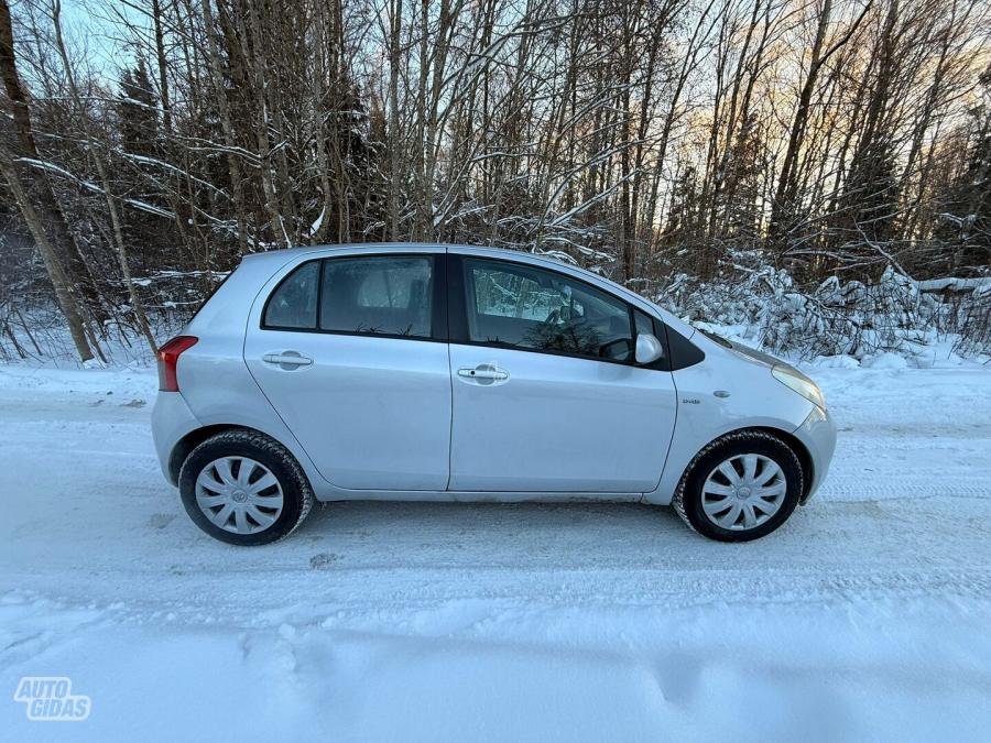 Toyota Yaris 2007 Viļņa, ar dzinēja tilpumu 1.40 L un nobraukumu 190 tūkst. km par 2650 €, foto 17 vietnē AUTOMOTO.COM.LV