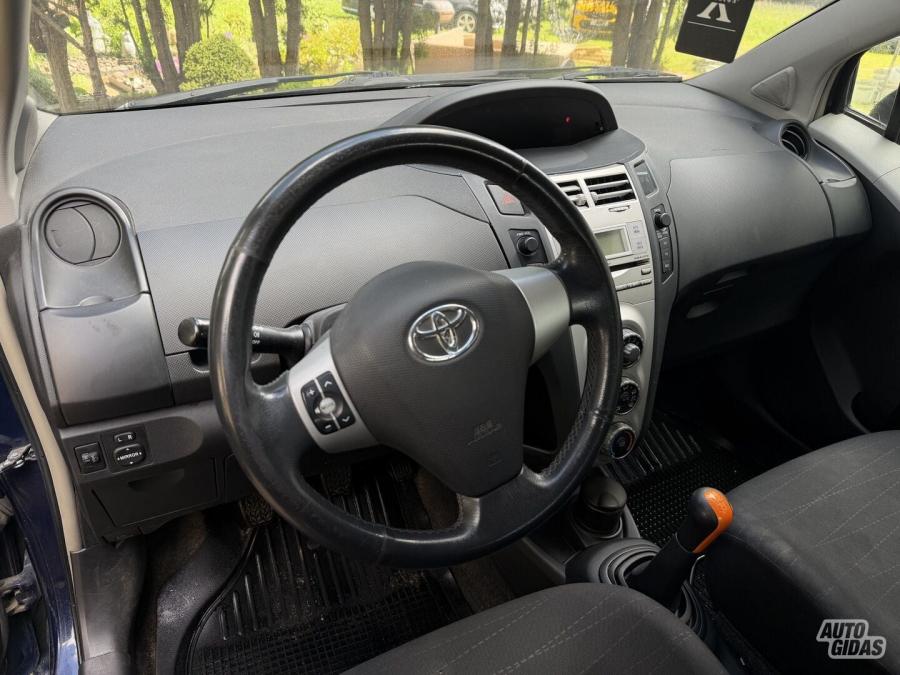 Toyota Yaris 2007 Viļņa, ar dzinēja tilpumu 1.00 L un nobraukumu 151 tūkst. km par 1490 €, foto 12 vietnē AUTOMOTO.COM.LV