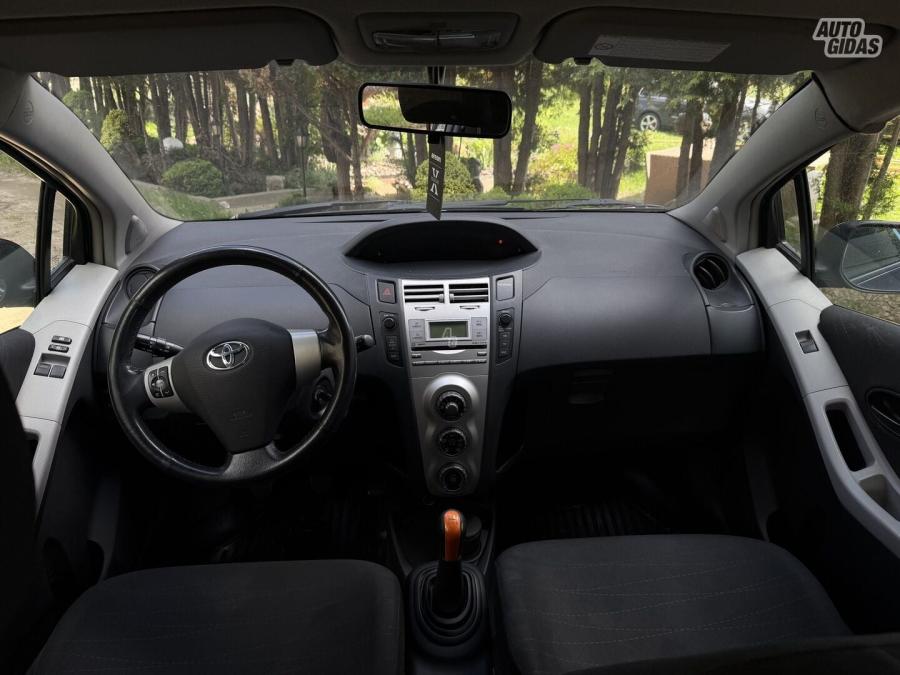 Toyota Yaris 2007 Viļņa, ar dzinēja tilpumu 1.00 L un nobraukumu 151 tūkst. km par 1490 €, foto 15 vietnē AUTOMOTO.COM.LV