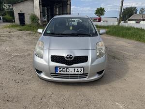 Toyota Yaris 2007 Viļņa, ar dzinēja tilpumu 1.30 L un nobraukumu 145 tūkst. km par 2650 €, foto  vietnē AUTOMOTO.COM.LV