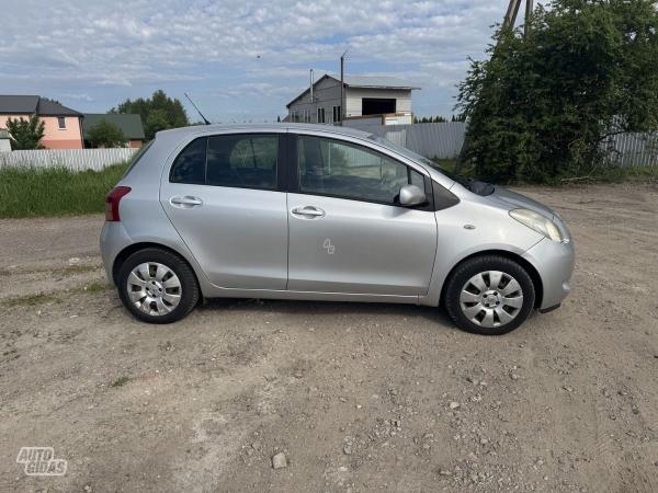 Toyota Yaris 2007 Viļņa, ar dzinēja tilpumu 1.30 L un nobraukumu 145 tūkst. km par 2650 €, foto 4 vietnē AUTOMOTO.COM.LV