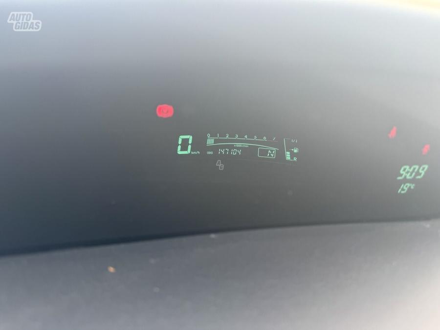 Toyota Yaris 2007 in Vilnius, with an engine capacity of 1.30 L and mileage of 145 thousand km for 2650 €, photo 10 on AUTOMOTO.COM.LV