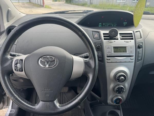 Toyota Yaris 2007 Viļņa, ar dzinēja tilpumu 1.30 L un nobraukumu 145 tūkst. km par 2650 €, foto 10 vietnē AUTOMOTO.COM.LV