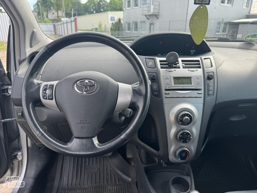 Toyota Yaris 2007 in Vilnius, with an engine capacity of 1.30 L and mileage of 145 thousand km for 2650 €, photo 12 on AUTOMOTO.COM.LV