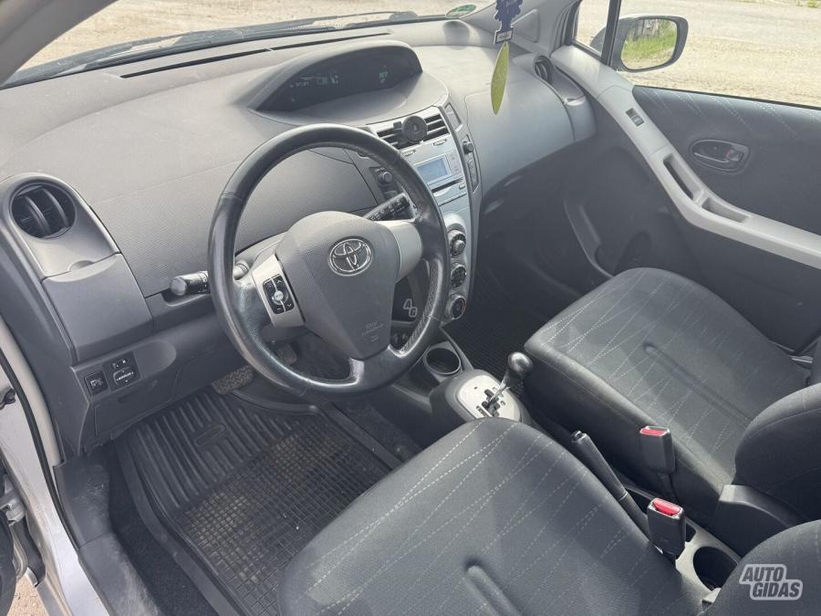 Toyota Yaris 2007 in Vilnius, with an engine capacity of 1.30 L and mileage of 145 thousand km for 2650 €, photo 13 on AUTOMOTO.COM.LV