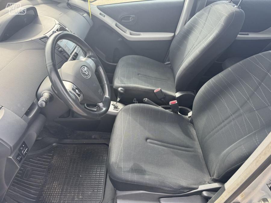 Toyota Yaris 2007 in Vilnius, with an engine capacity of 1.30 L and mileage of 145 thousand km for 2650 €, photo 14 on AUTOMOTO.COM.LV