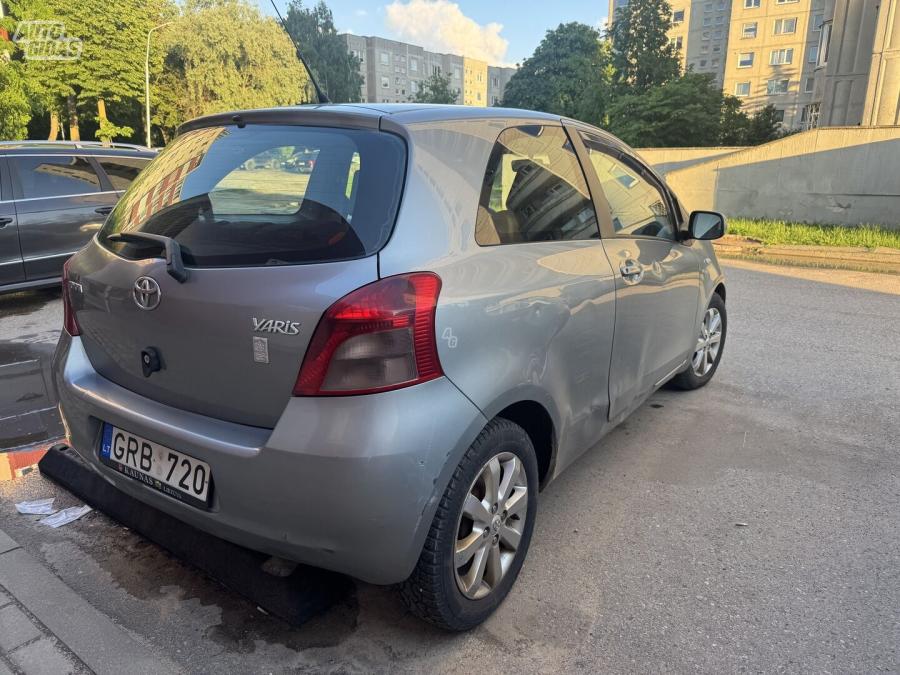 Toyota Yaris 2007 Kauņa, ar dzinēja tilpumu 1.40 L un nobraukumu 350 tūkst. km par 850 €, foto 5 vietnē AUTOMOTO.COM.LV