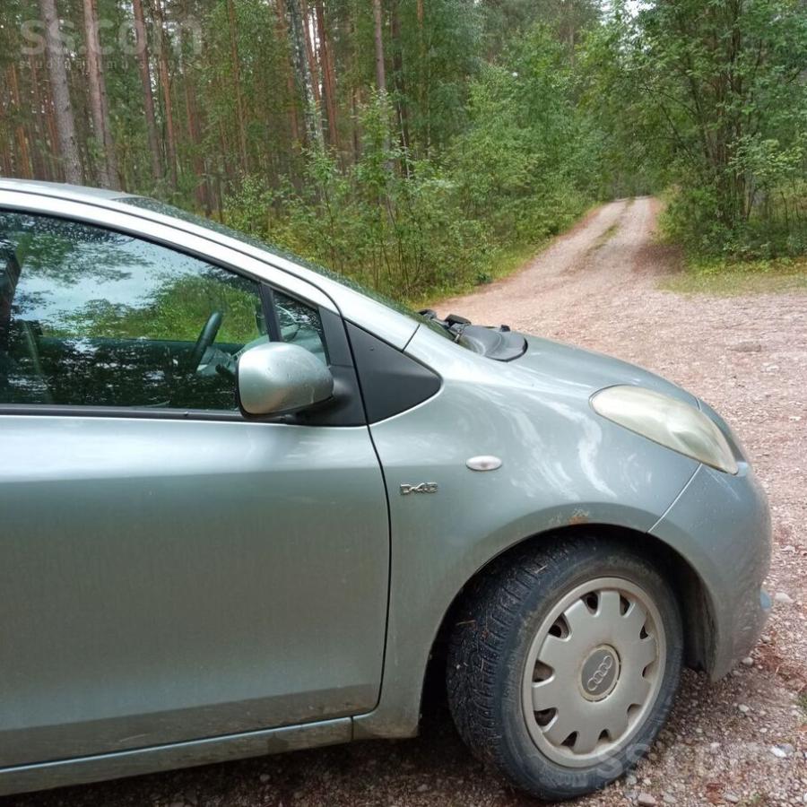 Toyota Yaris 2007 Daugavpils, ar dzinēja tilpumu 1.40 L un nobraukumu 257 tūkst. km par 1000 €, foto 3 vietnē AUTOMOTO.COM.LV