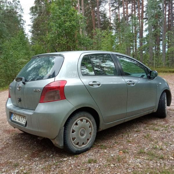Тойота Ярис 2007 в Даугавпилс, объемом двигателя 1.40 л и пробегом 257 тыс. км за 1000 €, фото 3 на AUTOMOTO.COM.LV