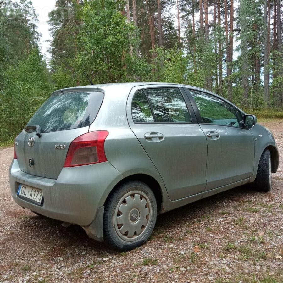 Toyota Yaris 2007 Daugavpils, ar dzinēja tilpumu 1.40 L un nobraukumu 257 tūkst. km par 1000 €, foto 4 vietnē AUTOMOTO.COM.LV