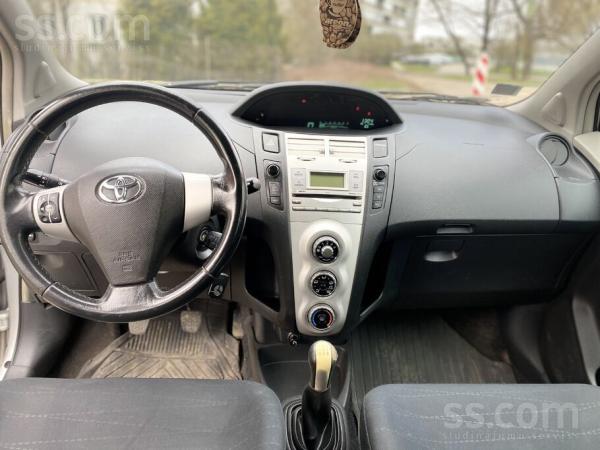 Toyota Yaris 2007 Rīga, ar dzinēja tilpumu 1.40 L un nobraukumu 235 tūkst. km par 800 €, foto 4 vietnē AUTOMOTO.COM.LV